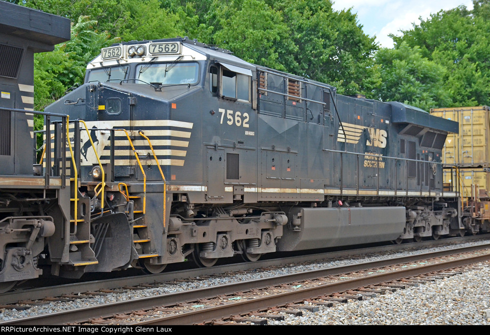 NS 7562
